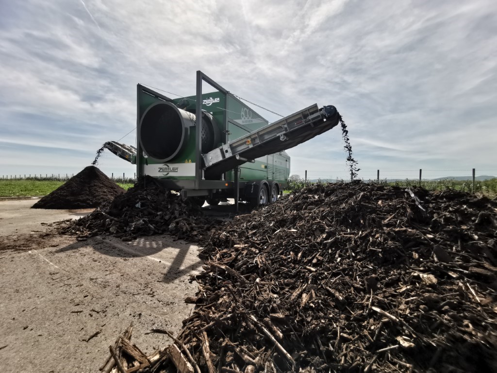Prvi kompost iz požeške kompostane - Komunalac Požega