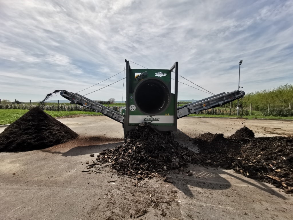 Prvi kompost iz požeške kompostane - Komunalac Požega